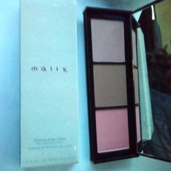Mally Beauty | Makeup | Mallys Shimmer Shape And Glow Compact Blush ...